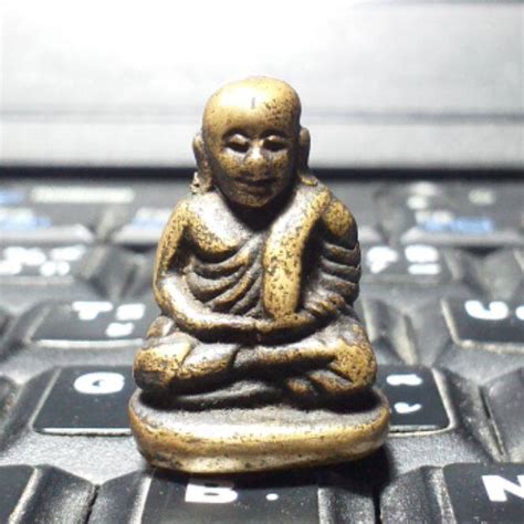 เหรียญจอบใหญ่จัมโบ้ หลวงพ่อเงิน หลังพิมพ์รุ่น๑ วัดบางคลาน เนื้อทองเหลือง Phrakuang Thaipick