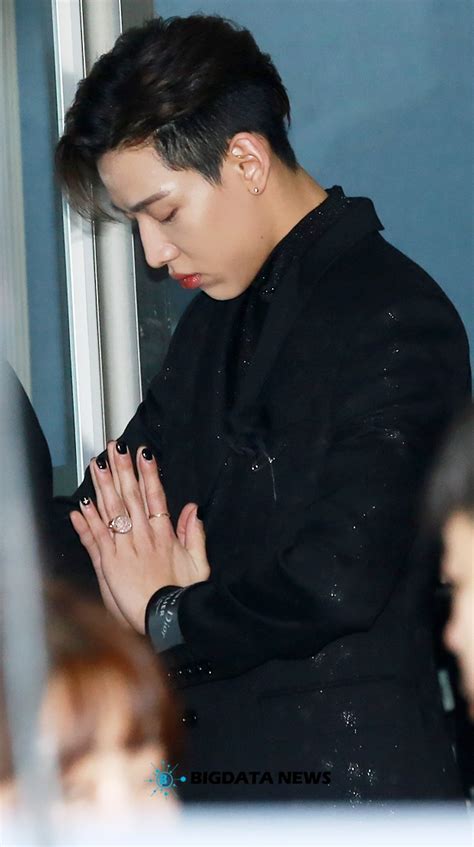 Big포토 갓세븐got7 뱀뱀 아가새들 심장 저격하는 옆모습 2018 Sbs 가요대전