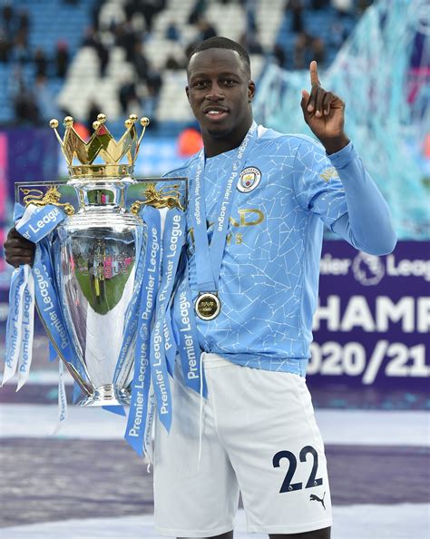 Benjamin Mendy Fue Absuelto Por Siete Cargos Sexuales Pero Deberá