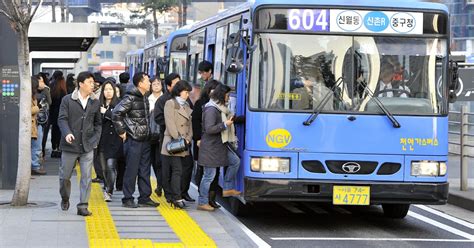 高壓高工時環境增加駕駛患病風險：首爾公車工會計畫28日罷工，訴求改善薪資條件 Tnl The News Lens 關鍵評論網