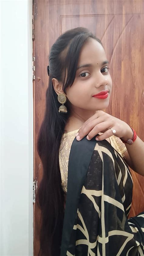 Modern इतने बनो मर्यादा बनी रहे 🙏🙏 श्रृंगार भी हो जाए और संस्कृति