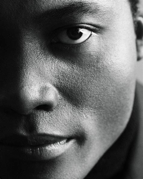 Benjamin Clementine Presenta La Colección De Abrigos De Zara Para Este