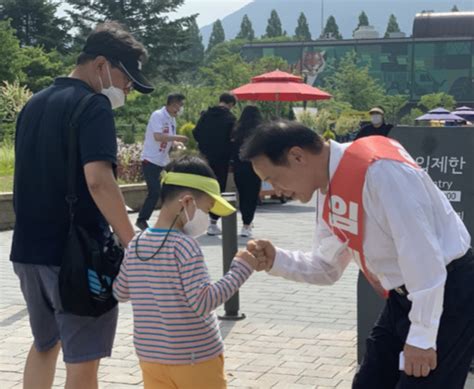 경기교육 적임자를 찾아라 막판 공약 대전 벌이는 임태희·성기선