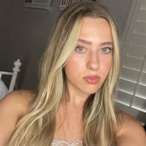 Amber Summers Ambersummerss • Threads Say More