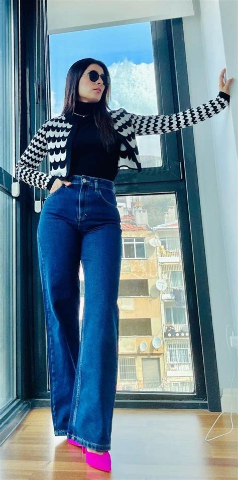 Pin By Abdul Wahab On Ayeza Khan Classy Summer Outfits Fashion