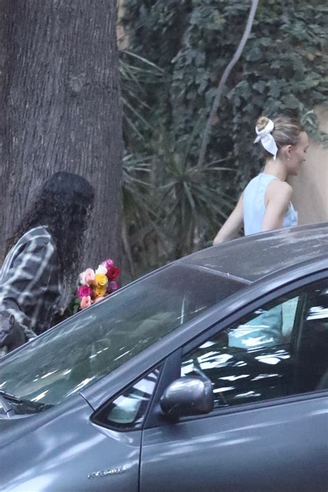Photo Exclusif Lily Rose Depp Et Sa Petite Amie 070 Shake Se