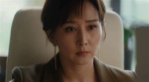 胡静在《婚内婚外》饰演冯绍峰前妻，气场太强，不愧为豪门太太腾讯新闻