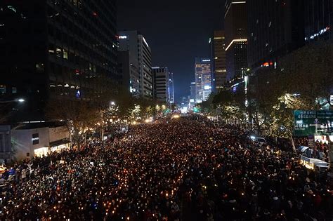 오늘자 6차 촛불집회 사진들 팝코넷 자유게시판