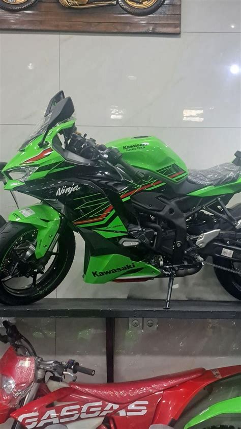 کاوازاکی نینجا ۲۵۰چهار سیلندر۱۰ماه بدون سود در تهران ۱۶ فروردین ۱۴۰۴