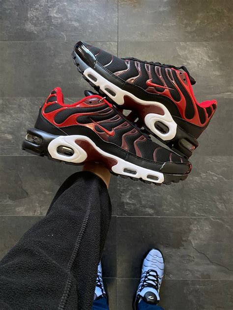 Nike Air Max Plus Tn Black Red TAKESHOES