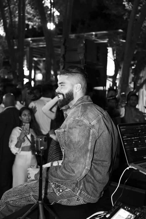 Brown Munde Fame Ap Dhillon And Shinda Kahlon Surprise Delhi With An