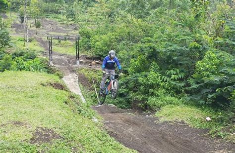 Menikmati Liburan Sekaligus Bersepeda Di Wisata Gunung Galunggung