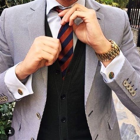 How To Put On Cufflinks 10 Simple Tips With Tutorial