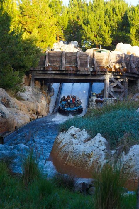 Disneyland California Adventure Grizzly River Run Ride Editorial Stock