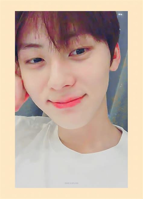 Hwang Min Hyun Community Posts 오빠🧡 오늘 하루도 퇴근 잘했어요 내일이면 주말인데ㅎㅎ 주말에도