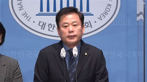 민주당 새 최고위원 송갑석 민심에 따라 옳고 그름 말하겠다
