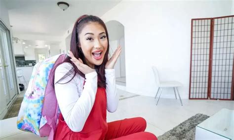 Mina Luxx Bio Age Career Net Worth Height Education