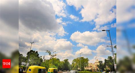 Warm Morning In Delhi Minimum Temperature 30 Degree Celsius Delhi