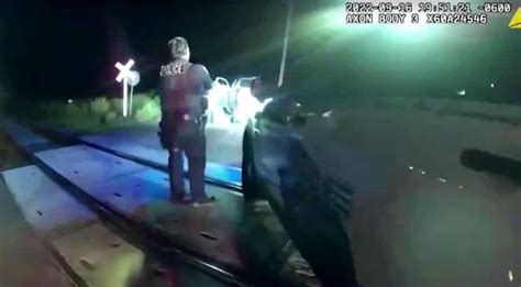 Us Two Police Officers Charged With Leaving Handcuffed Woman In Car