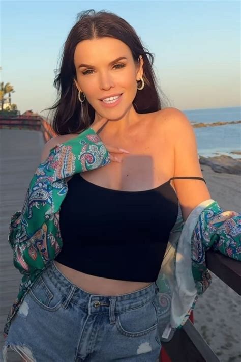 Gorgeous Maria 41 Yo From Dnipro With Dark Brown Hair Id 365537