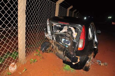 Acidente na MS 306 Carro Destruído em Chapadão do Sul MS Notícias