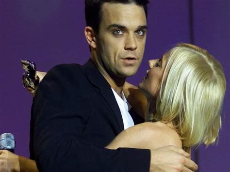Robbie Williams Hooked Up With Most The Spice Girls According To Ayda