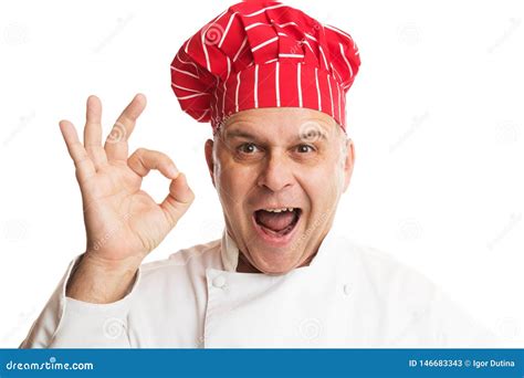 Chef Mit Dem Roten Hut Der Ausdr Cke Macht Stockbild Bild Von