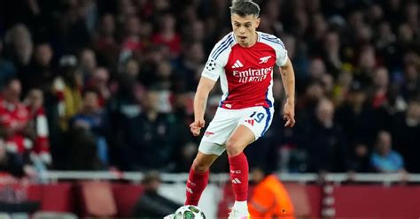 🎥 La Superbe Passe Décisive De Leandro Trossard Dans Le Choc Entre