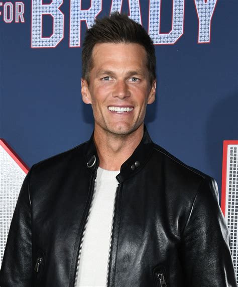 The Hollywood Rumor Mill Tries Desperately To Pair Off Tom Brady Vanity Fair