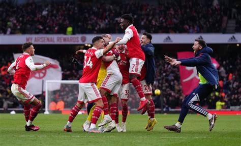 Arsenal Celebrate Reiss Nelson Last Minute Winner As The Gunners Come