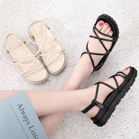 샌들 여성 여름 학생 2021 새로운 한국 스타일 다재다능한 하라주쿠 스타일 플랫 크로스 스트랩 플랫폼 머핀 여성 신발 패션