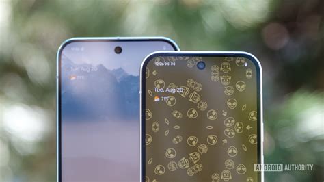 There S Something Strange Going On With Pixel Demo Units Displayed In