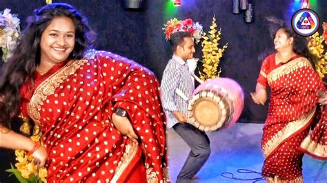 ফেরিওয়ালার প্রেমে পড়লো বৃষ্টি সরকার। Folk Baul Song By Sadia Sound