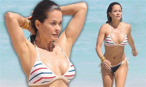 Brooke Burke Charvet Has A Baywatch Moment On The Beach In St Barts