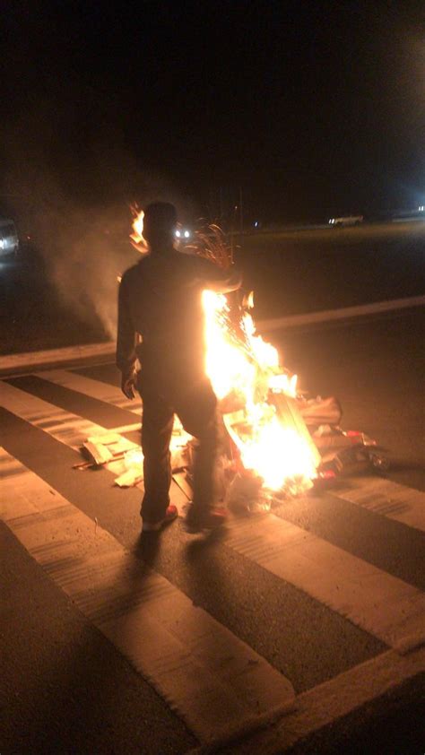 Grupo De Moradores Protesta Na Sp 79 Contra Falta De água Em Itu