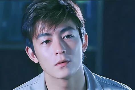 才明白，女明星为何都喜欢跟陈冠希玩？历任女友也不说他的坏话钟欣潼香港照片