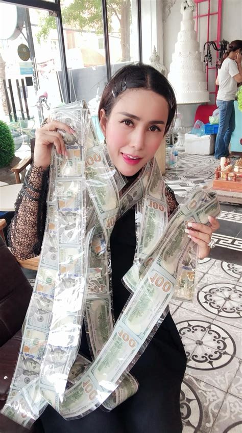 ល្បីចង់បានលុយគេហួសហេតុ វ៉ាង ស្រីណូ បង្អួតដុល្លារទាំងដុំៗ Khmerload Cambodia Latest News