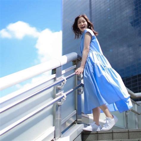 「気持ちは貴婦人」長濱ねるが透け感あるグリーンドレス姿を公開 ファン「ハートのバックもかわいい」「外ハネまじでいい」：「おっ！」でつながる地元