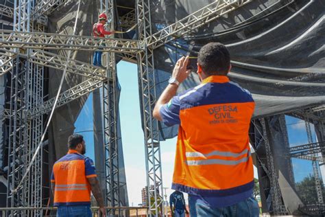 Defesa Civil vistoria montagem das estruturas metálicas para o Festival de Inverno Prefeitura