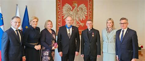 Prezydent RP Andrzej Duda wręczył wysokie odznaczenia państwowe osobom
