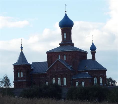Храм Николая Чудотворца и Георгия Победоносца Смогири эклектика