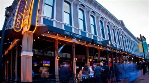 Eater San Diego Gaslamp Brings Curbside Dining To Fifth Avenue Nbc 7