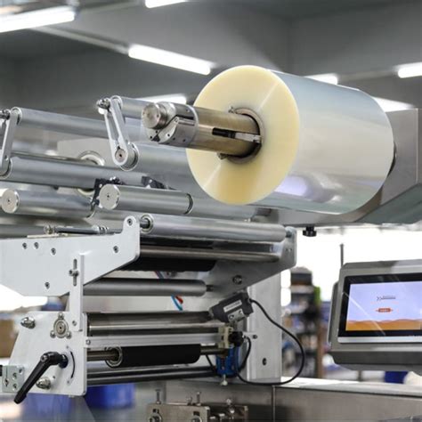 Flow Wrapping Machine Box Motion Type Soontrue Sw60 China Soontrue