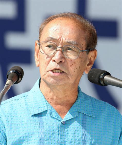 日本冲绳县知事强烈要求迁走普天间基地 视频中国
