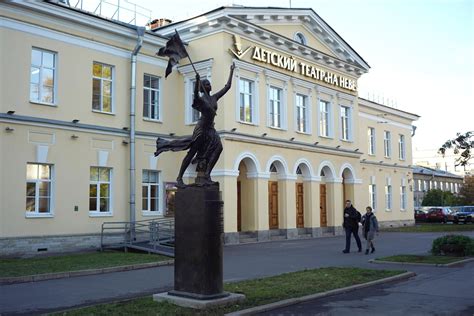 Подаренную французами скульптуру Жанны Д'Арк открыли в Петербурге - РИА ...