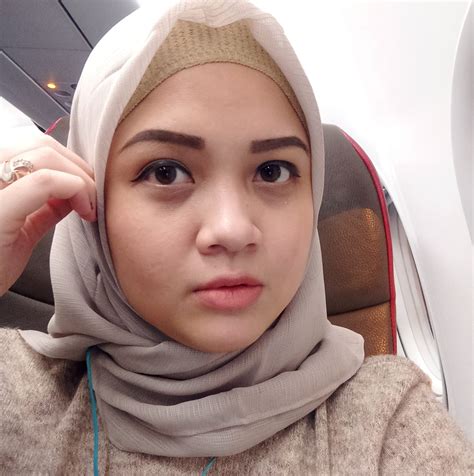 Tika Putri 24