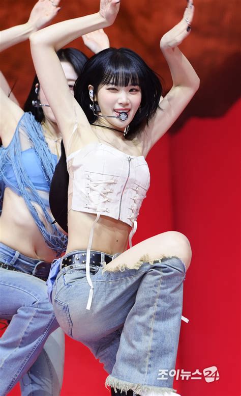 포토 르세라핌 김채원 카리스마 담당