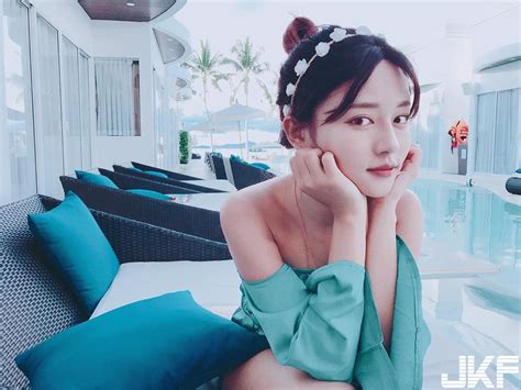青春放纵 兇猛惹火的浑圆大美乳 苏苏 比基尼展现好身材 太诱人了吧 5947人气 KP写真