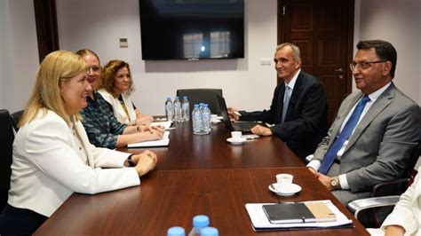 👉Финансиската и енергетската стабилност како приоритет − средба на министерката Божиновска со