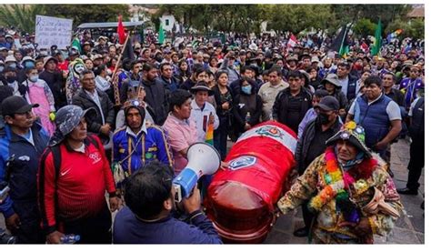 Perú suma fallecidos en medio de protestas